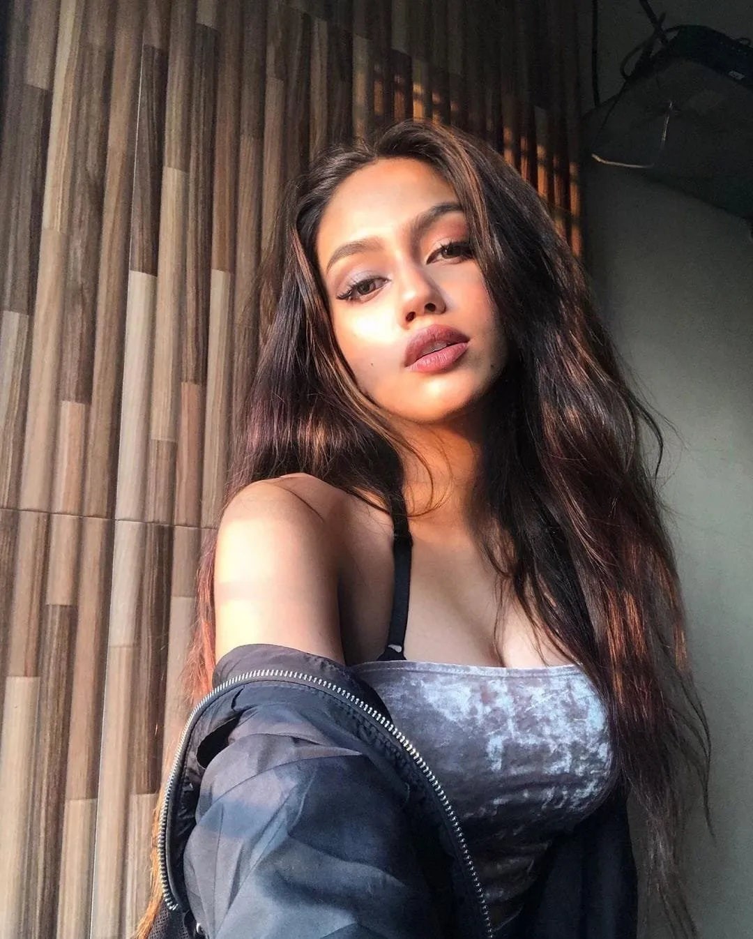 Book sexy and independent Bangalore Call Girls with free home delivery